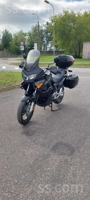 Honda Varadero 2007 in Daugavpils, with an engine capacity of 1.00 L and mileage of 0 thousand km for 3700 €, photo 9 on AUTOMOTO.COM.LV