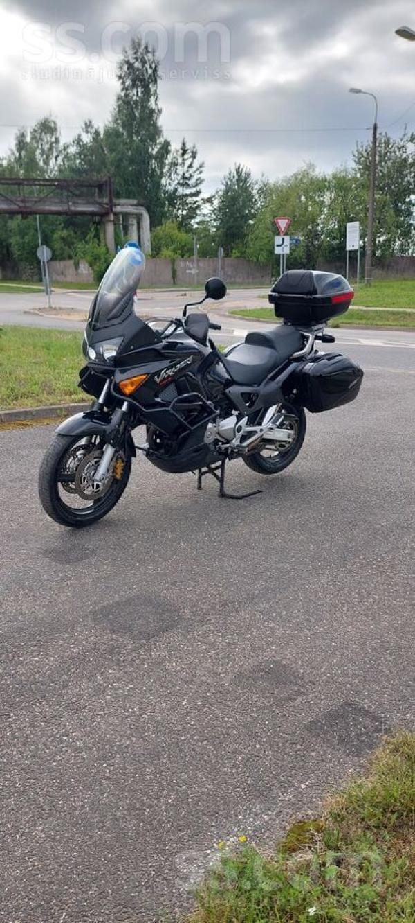 Honda Varadero 2007 Daugavpils, ar dzinēja tilpumu 1.00 L un nobraukumu 0 tūkst. km par 3700 €, foto 1 vietnē AUTOMOTO.COM.LV