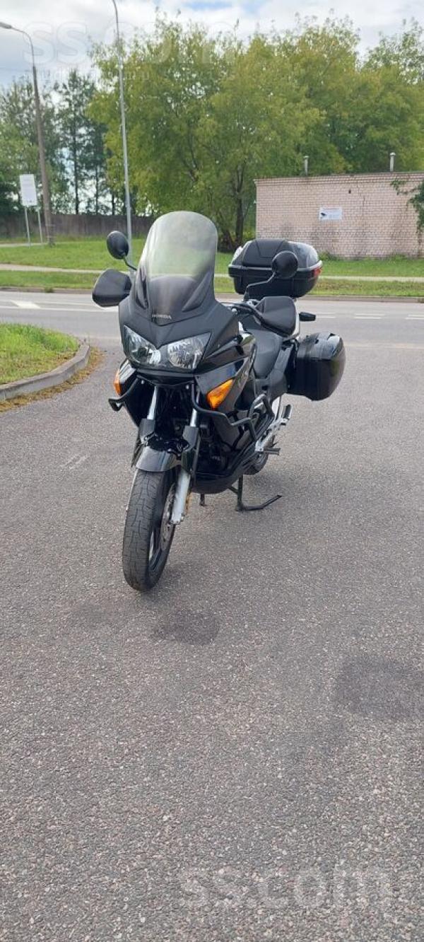 Honda Varadero 2007 Daugavpils, ar dzinēja tilpumu 1.00 L un nobraukumu 0 tūkst. km par 3700 €, foto 3 vietnē AUTOMOTO.COM.LV