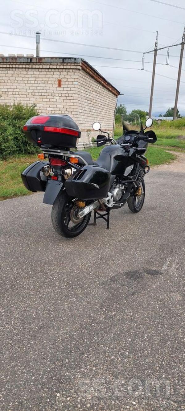 Honda Varadero 2007 Daugavpils, ar dzinēja tilpumu 1.00 L un nobraukumu 0 tūkst. km par 3700 €, foto 4 vietnē AUTOMOTO.COM.LV
