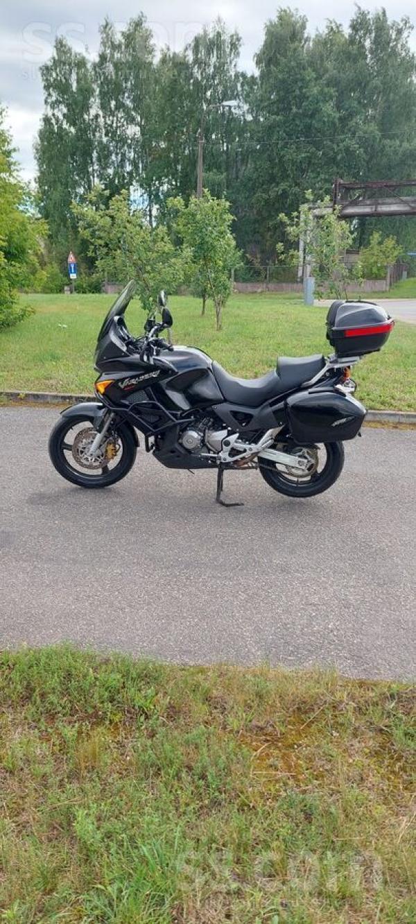 Honda Varadero 2007 Daugavpils, ar dzinēja tilpumu 1.00 L un nobraukumu 0 tūkst. km par 3700 €, foto 6 vietnē AUTOMOTO.COM.LV