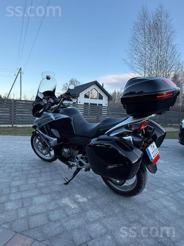 Honda Varadero 2009 Talsi, ar dzinēja tilpumu 1.00 L un nobraukumu 0 tūkst. km par 6450 €, foto 4 vietnē AUTOMOTO.COM.LV