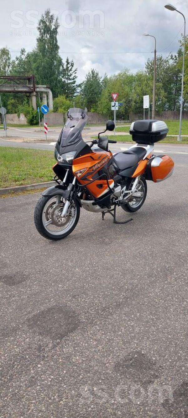 Honda Varadero 2009 Daugavpils, ar dzinēja tilpumu 1.00 L un nobraukumu 0 tūkst. km par 4300 €, foto 1 vietnē AUTOMOTO.COM.LV
