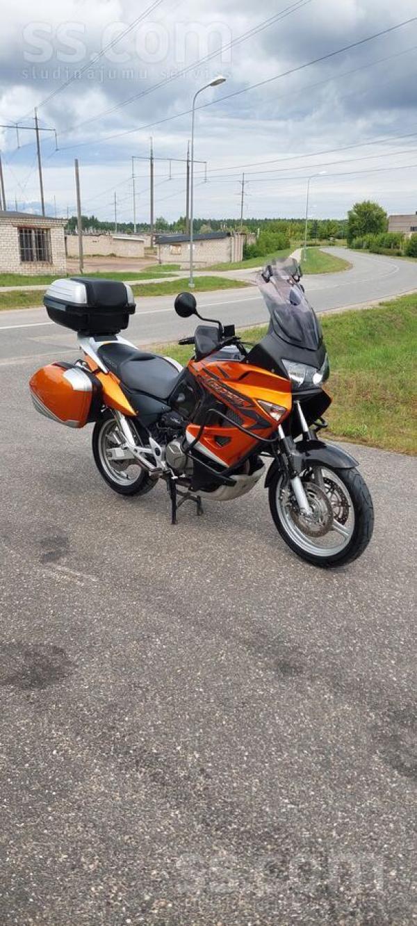 Honda Varadero 2009 Daugavpils, ar dzinēja tilpumu 1.00 L un nobraukumu 0 tūkst. km par 4300 €, foto 2 vietnē AUTOMOTO.COM.LV