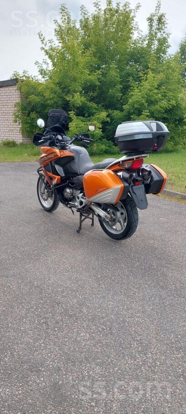 Honda Varadero 2009 Daugavpils, ar dzinēja tilpumu 1.00 L un nobraukumu 0 tūkst. km par 4300 €, foto 8 vietnē AUTOMOTO.COM.LV