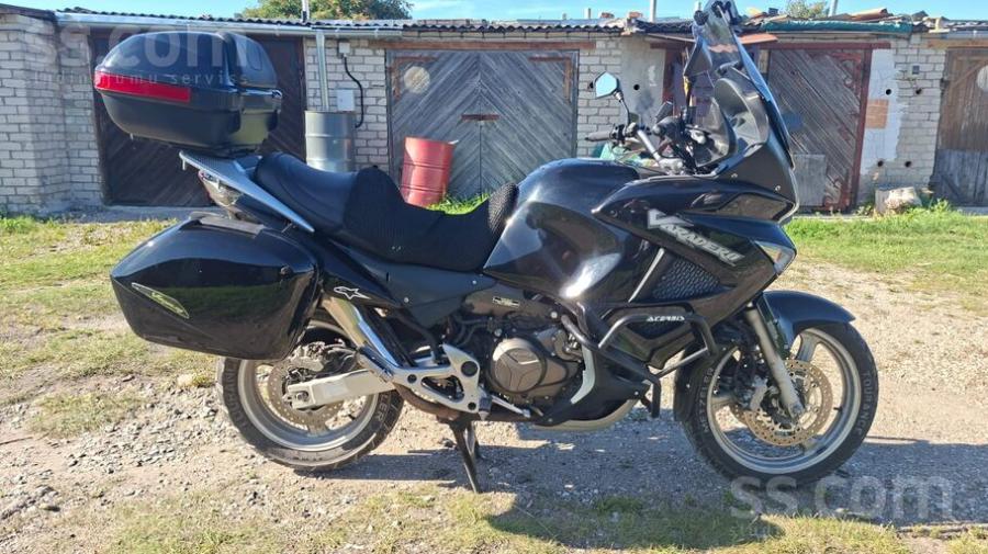 Honda Varadero 2010 in Liepaja, with an engine capacity of 1.00 L and mileage of 0 thousand km for 5100 €, photo 1 on AUTOMOTO.COM.LV