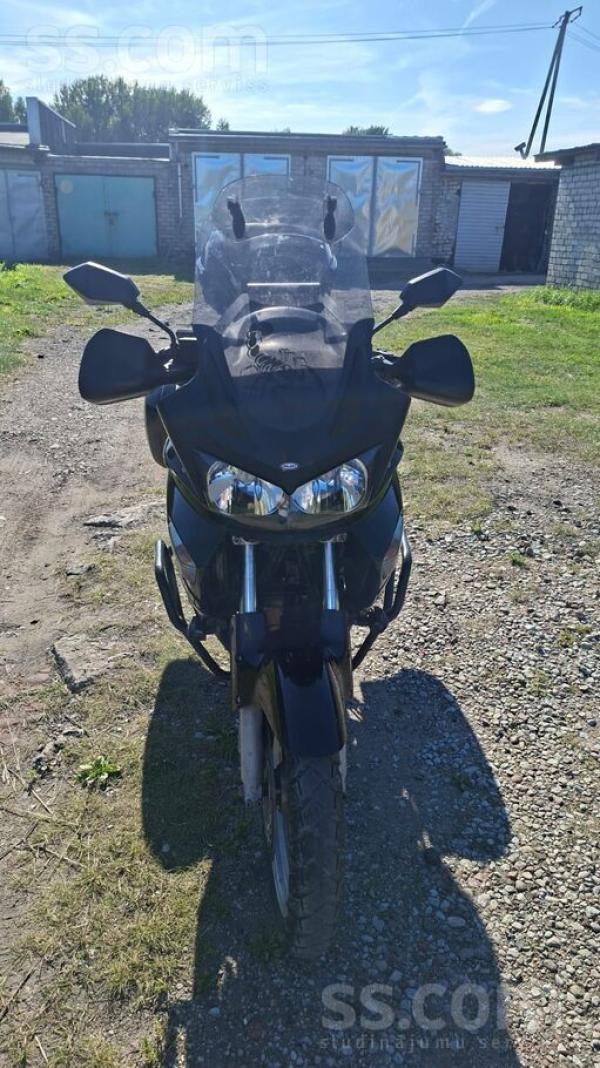 Honda Varadero 2010 in Liepaja, with an engine capacity of 1.00 L and mileage of 0 thousand km for 5100 €, photo 3 on AUTOMOTO.COM.LV