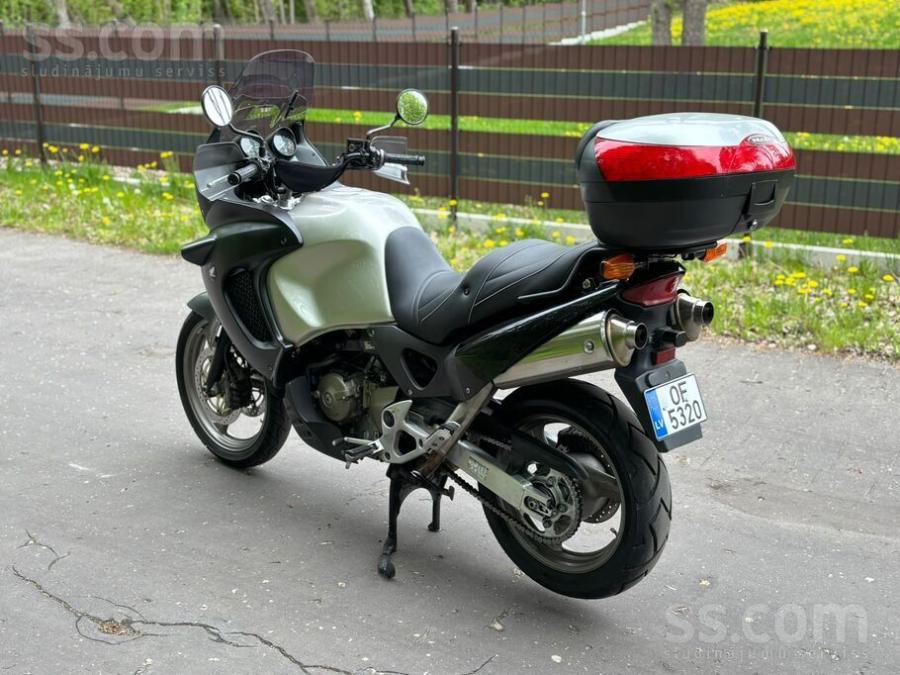 Хонда Varadero XL 1999 в Рига, объемом двигателя 1.00 л и пробегом 0 тыс. км за 2600 €, фото 5 на AUTOMOTO.COM.LV