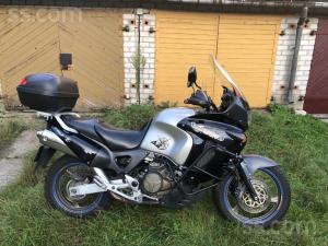 Honda Varadero XL 2000 Liepāja, ar dzinēja tilpumu 1.00 L un nobraukumu 0 tūkst. km par 3000 €, foto 1 vietnē AUTOMOTO.COM.LV