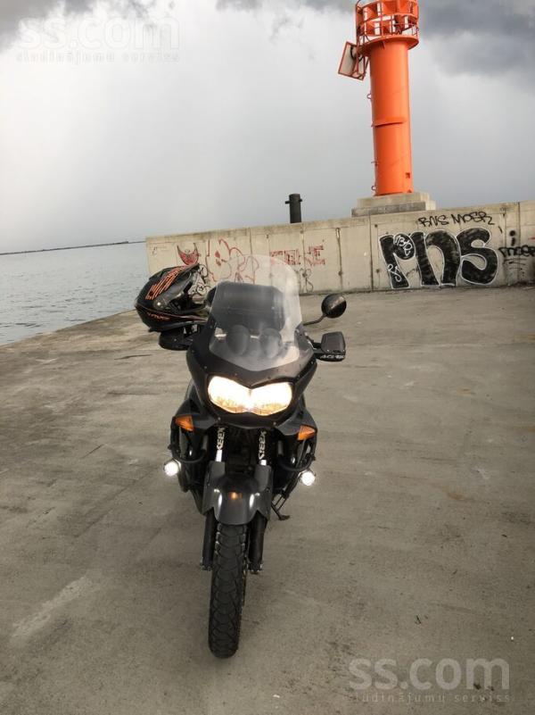 Honda Varadero XL 2000 Liepāja, ar dzinēja tilpumu 1.00 L un nobraukumu 0 tūkst. km par 3000 €, foto 4 vietnē AUTOMOTO.COM.LV