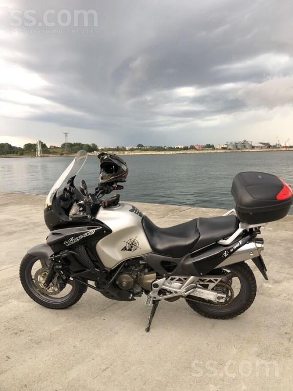 Honda Varadero XL 2000 Liepāja, ar dzinēja tilpumu 1.00 L un nobraukumu 0 tūkst. km par 3000 €, foto 5 vietnē AUTOMOTO.COM.LV