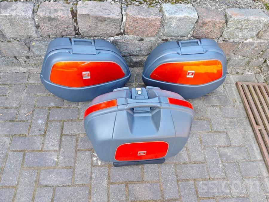 Хонда Varadero XL 2003 в Рига, объемом двигателя 1.00 л и пробегом 0 тыс. км за 2495 €, фото 9 на AUTOMOTO.COM.LV