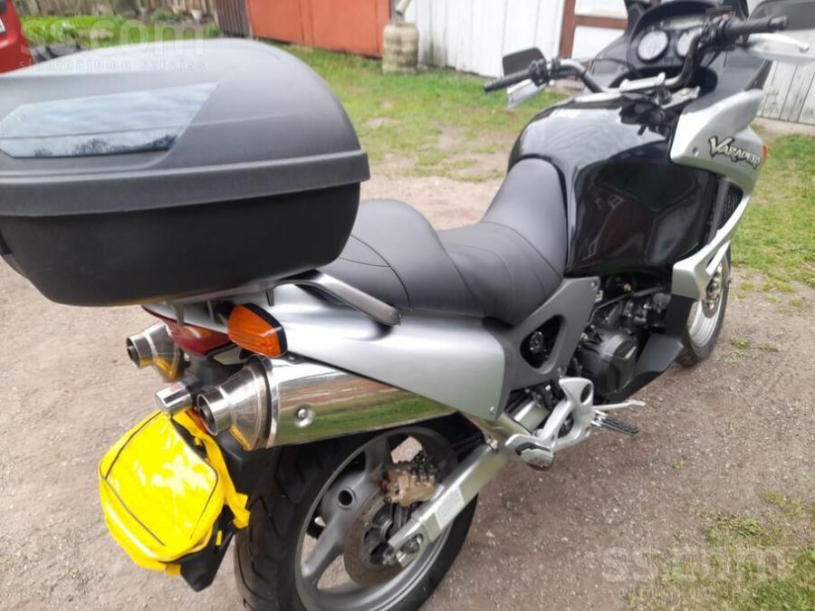Honda Varadero XL 2004 Liepāja, ar dzinēja tilpumu 1.00 L un nobraukumu 0 tūkst. km par 3749 €, foto 2 vietnē AUTOMOTO.COM.LV