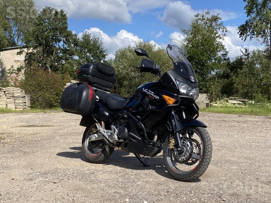 Honda Varadero XL 2004 in Preili, with an engine capacity of 1.00 L and mileage of 0 thousand km for 2800 €, photo 3 on AUTOMOTO.COM.LV