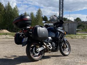 Honda Varadero XL 2004 in Preili, with an engine capacity of 1.00 L and mileage of 0 thousand km for 2800 €, photo 4 on AUTOMOTO.COM.LV