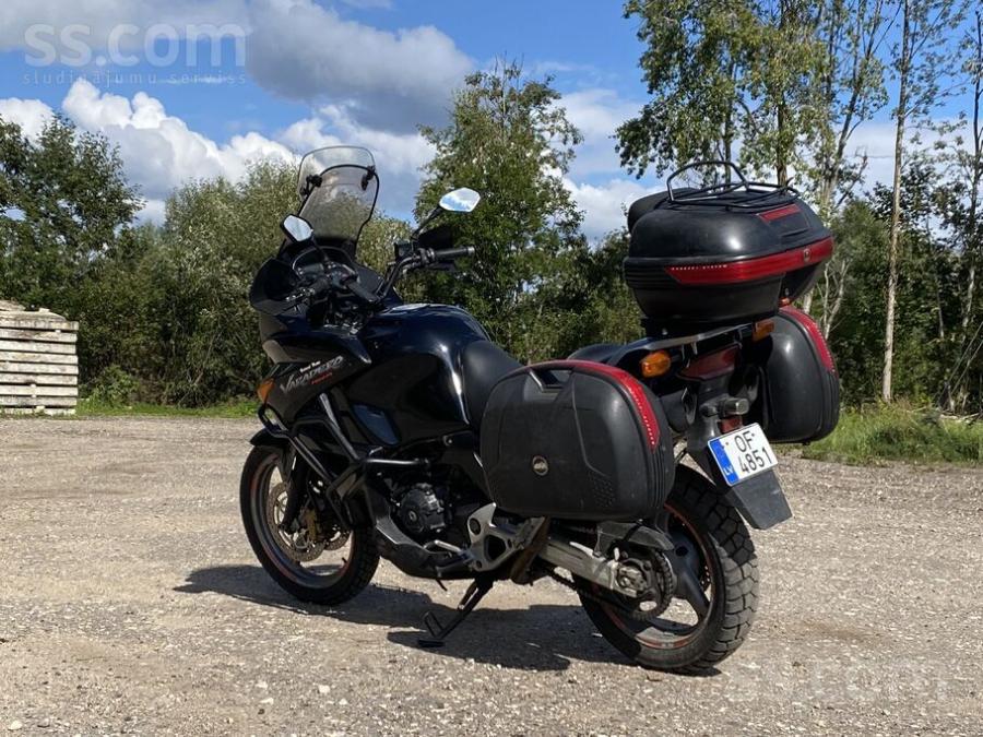 Honda Varadero XL 2004 in Preili, with an engine capacity of 1.00 L and mileage of 0 thousand km for 2800 €, photo 6 on AUTOMOTO.COM.LV