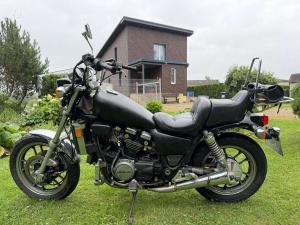 Melns Honda VF 1984 Viļņa, ar dzinēja tilpumu 0.70 L un nobraukumu 85 tūkst. km par 900 €, foto  vietnē AUTOMOTO.COM.LV