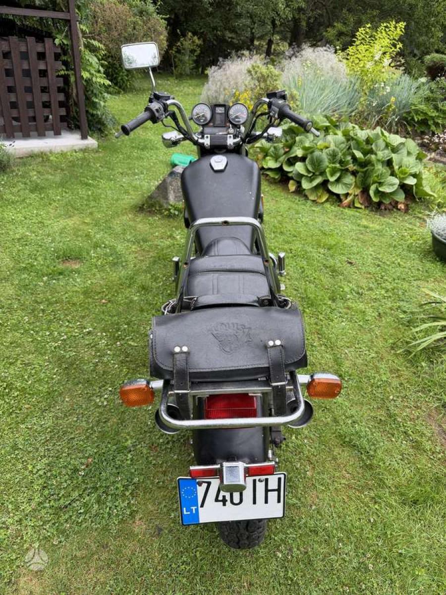 Melns Honda VF 1984 Viļņa, ar dzinēja tilpumu 0.70 L un nobraukumu 85 tūkst. km par 900 €, foto 3 vietnē AUTOMOTO.COM.LV