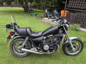 Melns Honda VF 1984 Viļņa, ar dzinēja tilpumu 0.70 L un nobraukumu 85 tūkst. km par 900 €, foto 4 vietnē AUTOMOTO.COM.LV