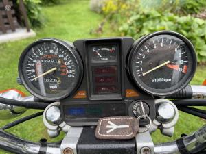 Melns Honda VF 1984 Viļņa, ar dzinēja tilpumu 0.70 L un nobraukumu 85 tūkst. km par 900 €, foto 6 vietnē AUTOMOTO.COM.LV