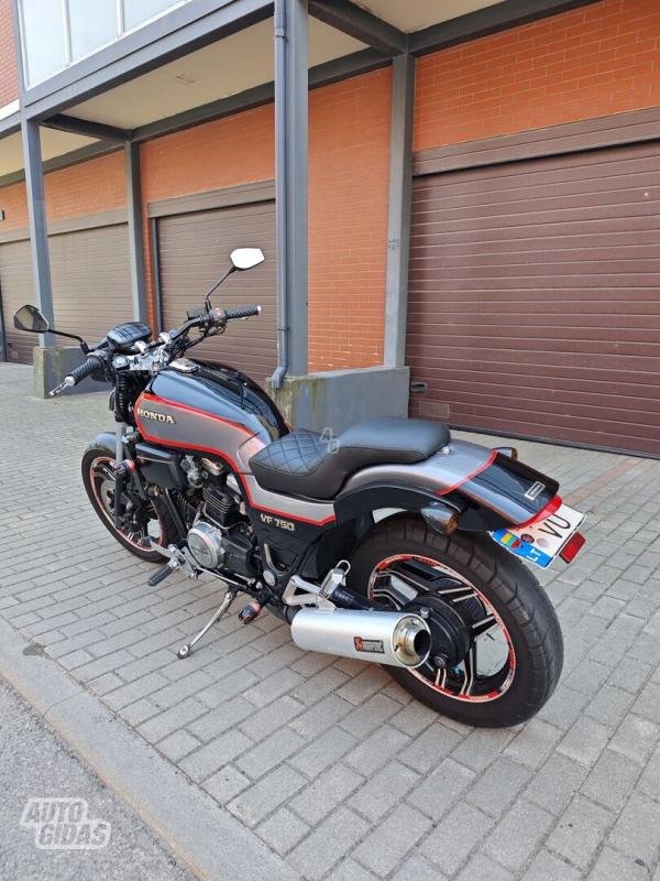 Black Honda VF 1986 in Klaipeda, with an engine capacity of 0.75 L and mileage of 5 thousand km for 2000 €, photo 1 on AUTOMOTO.COM.LV