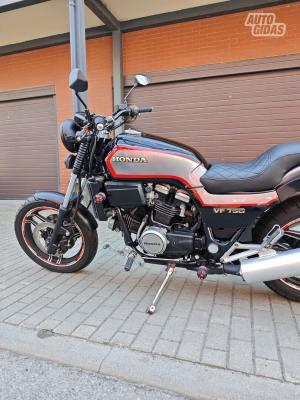 Melns Honda VF 1986 Klaipėda, ar dzinēja tilpumu 0.75 L un nobraukumu 5 tūkst. km par 2000 €, foto 8 vietnē AUTOMOTO.COM.LV