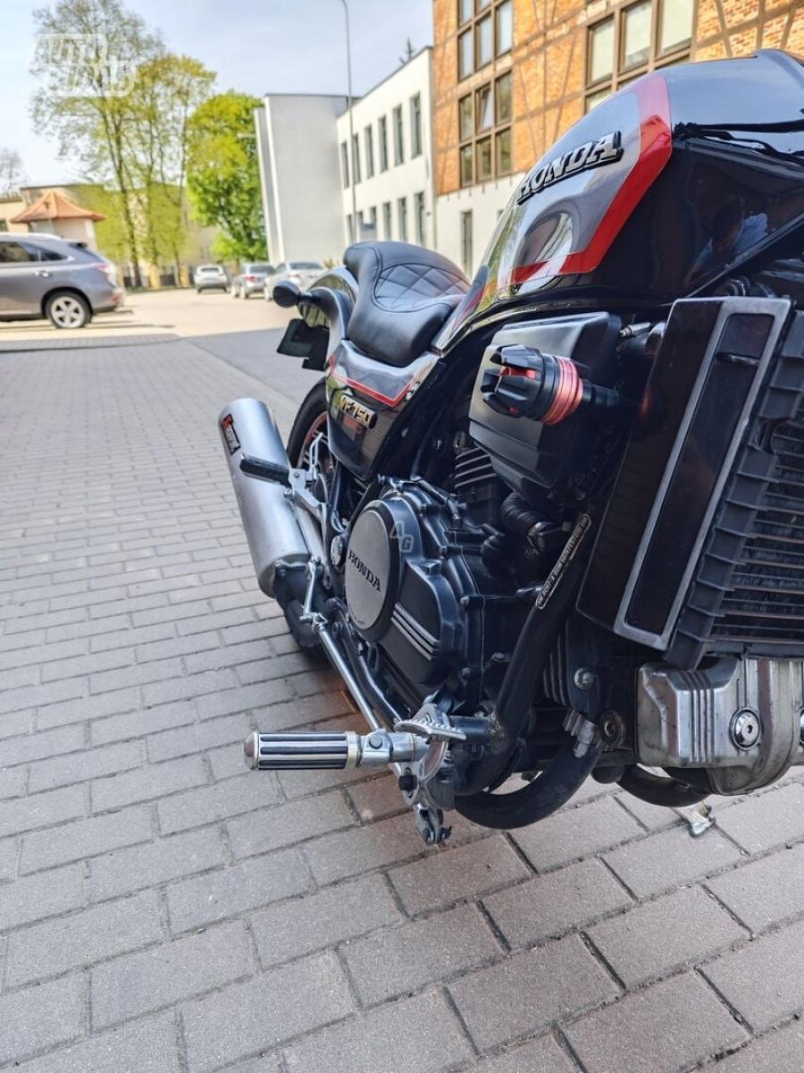 Melns Honda VF 1986 Klaipėda, ar dzinēja tilpumu 0.75 L un nobraukumu 5 tūkst. km par 2000 €, foto 12 vietnē AUTOMOTO.COM.LV