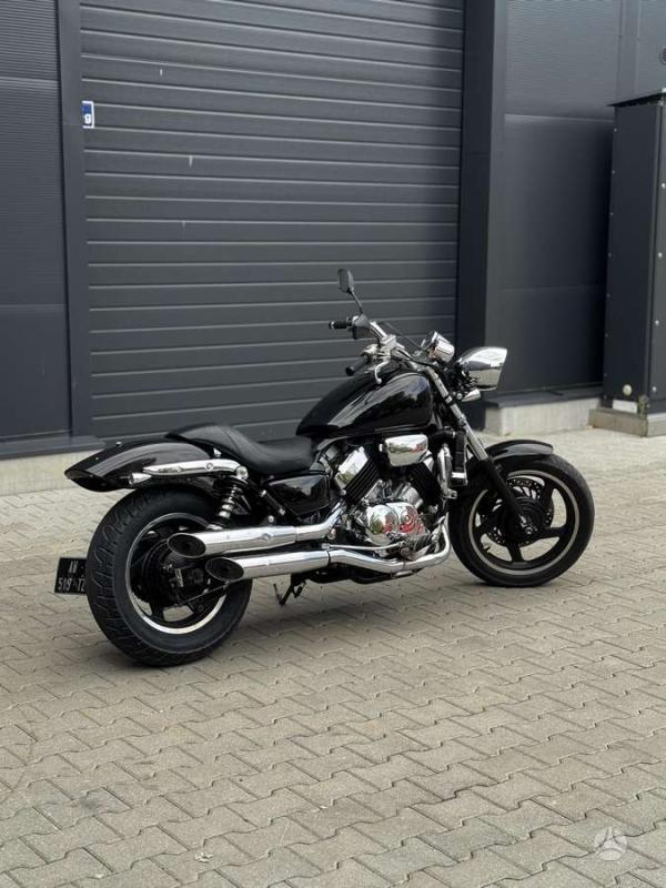 Black Honda VF 1994 in Klaipeda, with an engine capacity of 0.75 L and mileage of 21 thousand km for 2999 €, photo 1 on AUTOMOTO.COM.LV