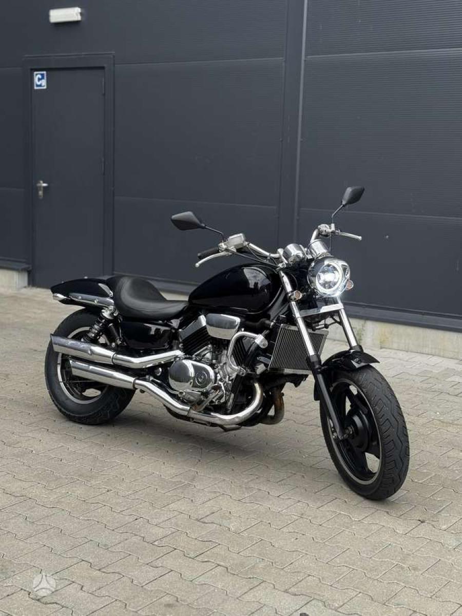 Melns Honda VF 1994 Klaipėda, ar dzinēja tilpumu 0.75 L un nobraukumu 21 tūkst. km par 2999 €, foto 3 vietnē AUTOMOTO.COM.LV