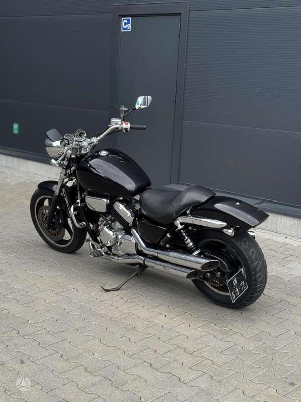 Black Honda VF 1994 in Klaipeda, with an engine capacity of 0.75 L and mileage of 21 thousand km for 2999 €, photo 7 on AUTOMOTO.COM.LV