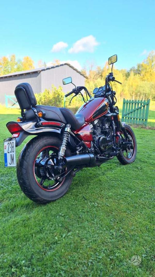 Honda VF 1986 in Kaunas, with an engine capacity of 0.70 L and mileage of 40 thousand km for 1200 €, photo 1 on AUTOMOTO.COM.LV