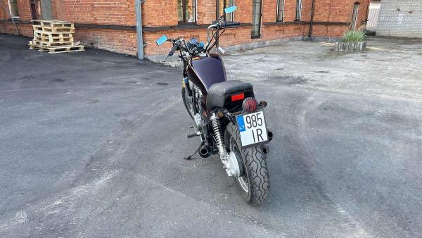 Red Honda VF 1985 in Kaunas, with an engine capacity of 1.10 L and mileage of 45 thousand km for 1450 €, photo 6 on AUTOMOTO.COM.LV