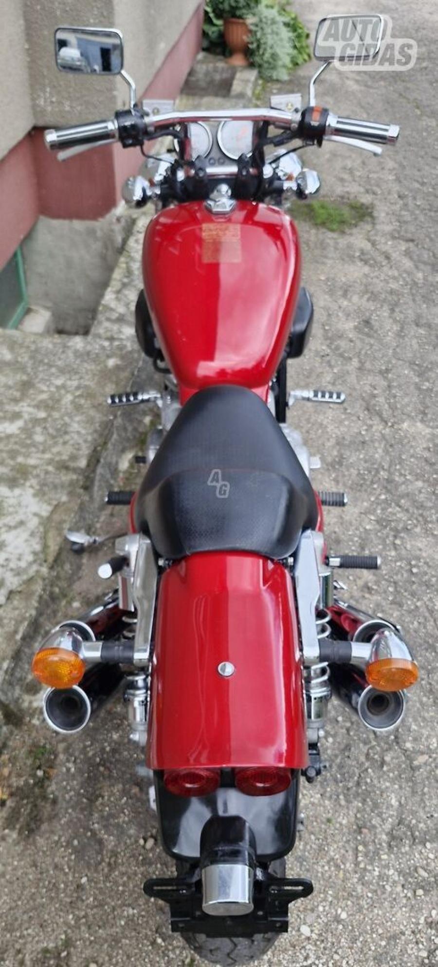 Red Honda VF 1987 in Kaunas, with an engine capacity of 0.75 L and mileage of 10 thousand km for 2250 €, photo 8 on AUTOMOTO.COM.LV