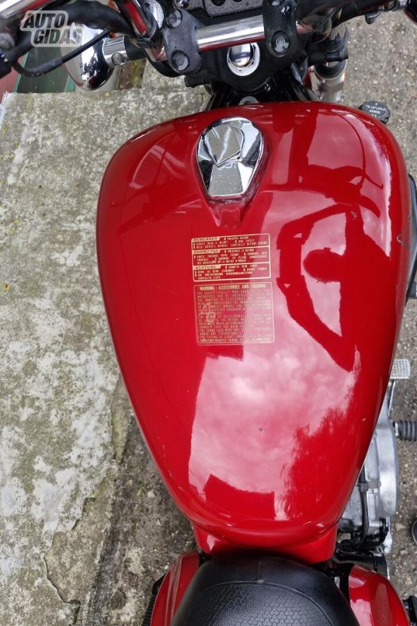 Red Honda VF 1987 in Kaunas, with an engine capacity of 0.75 L and mileage of 10 thousand km for 2250 €, photo 11 on AUTOMOTO.COM.LV