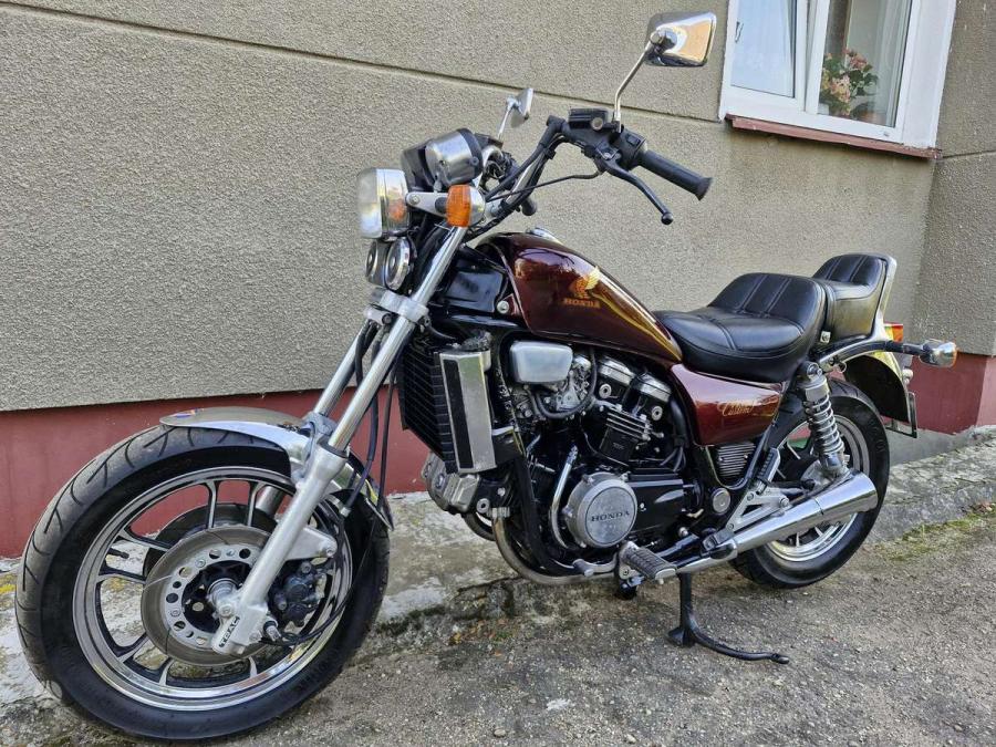 Sarkans Honda VF 1989 Kauņa, ar dzinēja tilpumu 0.75 L un nobraukumu 28 tūkst. km par 1750 €, foto 7 vietnē AUTOMOTO.COM.LV