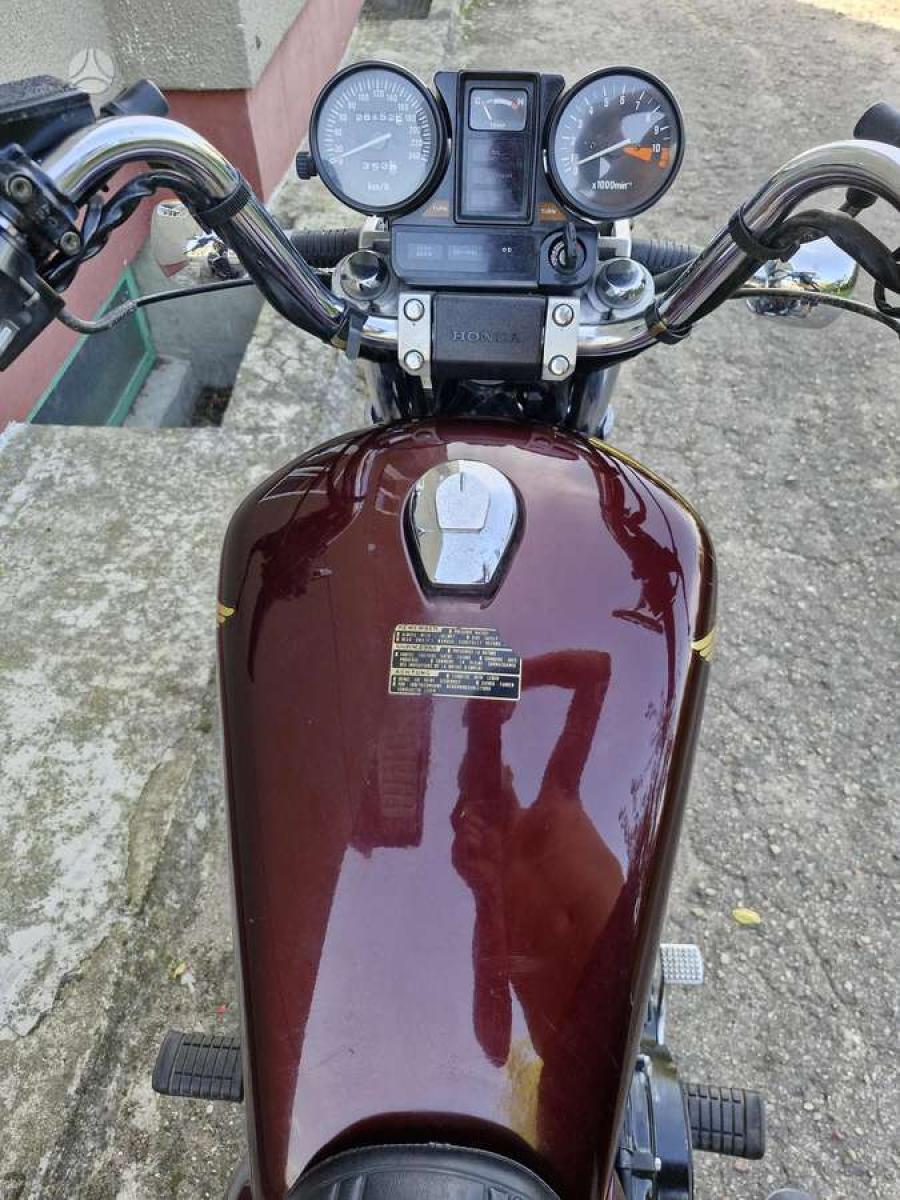 Sarkans Honda VF 1989 Kauņa, ar dzinēja tilpumu 0.75 L un nobraukumu 28 tūkst. km par 1750 €, foto 9 vietnē AUTOMOTO.COM.LV