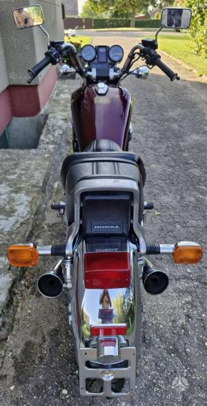 Sarkans Honda VF 1989 Kauņa, ar dzinēja tilpumu 0.75 L un nobraukumu 28 tūkst. km par 1750 €, foto 14 vietnē AUTOMOTO.COM.LV