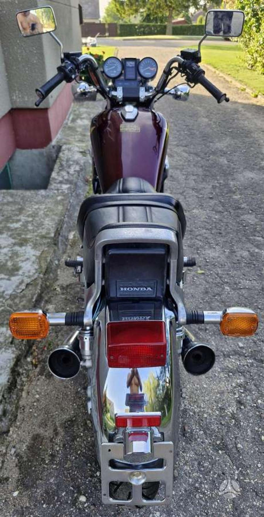 Sarkans Honda VF 1989 Kauņa, ar dzinēja tilpumu 0.75 L un nobraukumu 28 tūkst. km par 1750 €, foto 14 vietnē AUTOMOTO.COM.LV