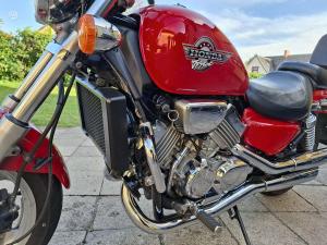 Sarkans Honda VF 1996 Palanga, ar dzinēja tilpumu 0.75 L un nobraukumu 45 tūkst. km par 3300 €, foto 6 vietnē AUTOMOTO.COM.LV