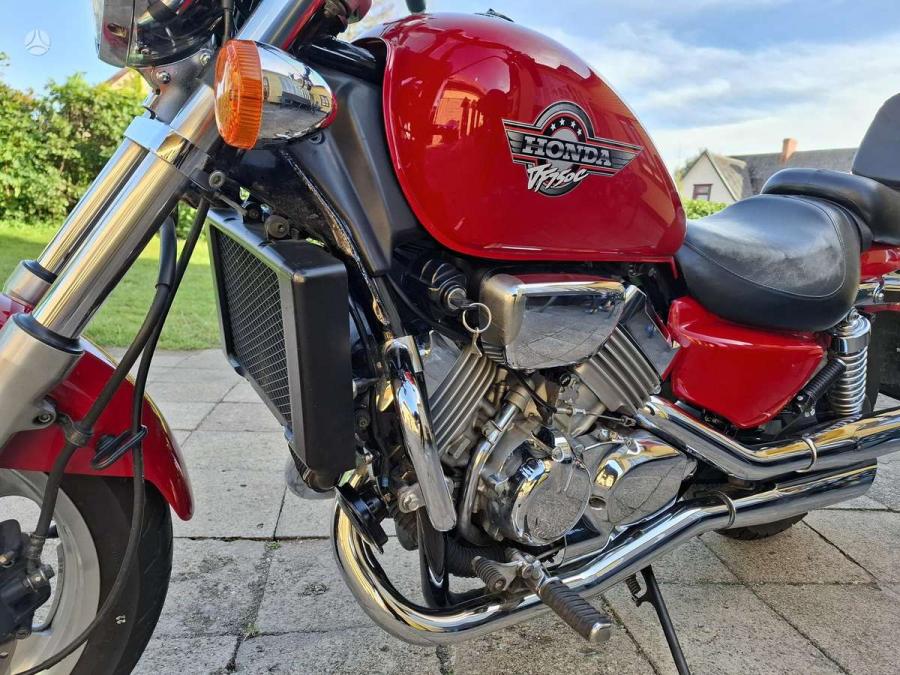 Sarkans Honda VF 1996 Palanga, ar dzinēja tilpumu 0.75 L un nobraukumu 45 tūkst. km par 3300 €, foto 6 vietnē AUTOMOTO.COM.LV