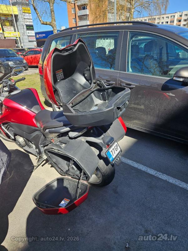 Melns Honda VFR 1200 2010 Tallina, ar dzinēja tilpumu 1.24 L un nobraukumu 71 tūkst. km par 5800 €, foto 5 vietnē AUTOMOTO.COM.LV