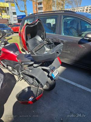 Melns Honda VFR 1200 2010 Tallina, ar dzinēja tilpumu 1.24 L un nobraukumu 71 tūkst. km par 5800 €, foto 6 vietnē AUTOMOTO.COM.LV