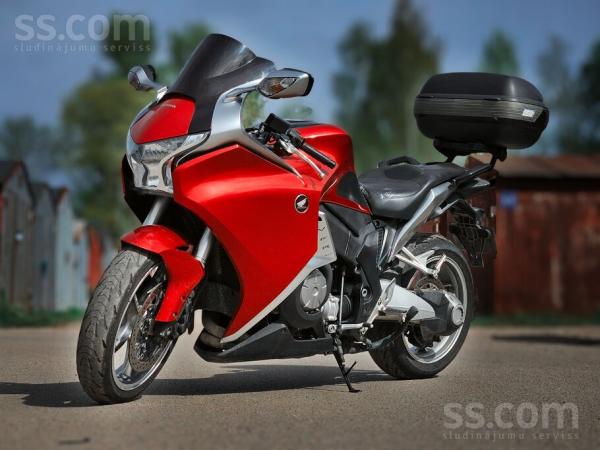 Honda VFR 1200 2010 Rīga, ar dzinēja tilpumu 1.20 L un nobraukumu 0 tūkst. km par 5400 €, foto 1 vietnē AUTOMOTO.COM.LV