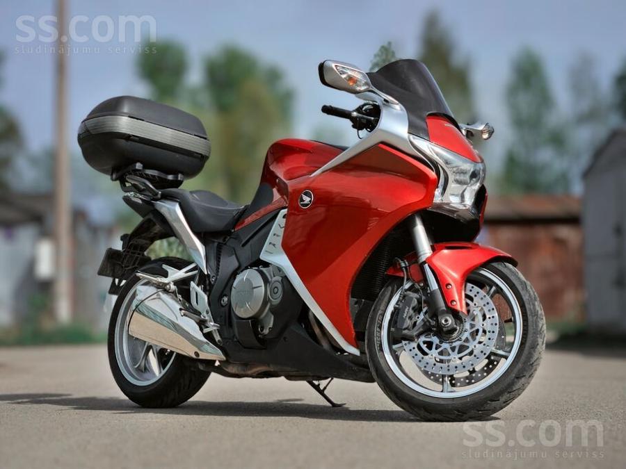 Honda VFR 1200 2010 Rīga, ar dzinēja tilpumu 1.20 L un nobraukumu 0 tūkst. km par 5400 €, foto 2 vietnē AUTOMOTO.COM.LV