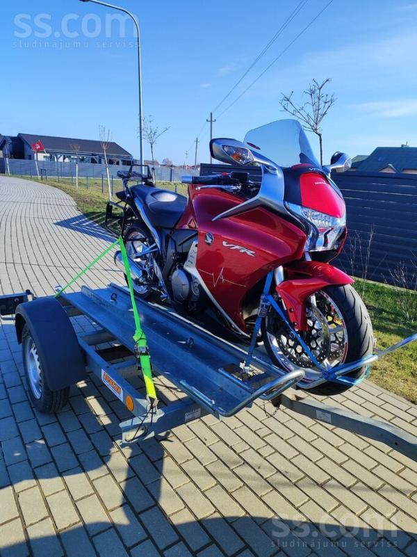 Honda VFR 1200 2010 in Daugavpils, with an engine capacity of 1.20 L and mileage of 0 thousand km for 6500 €, photo 1 on AUTOMOTO.COM.LV
