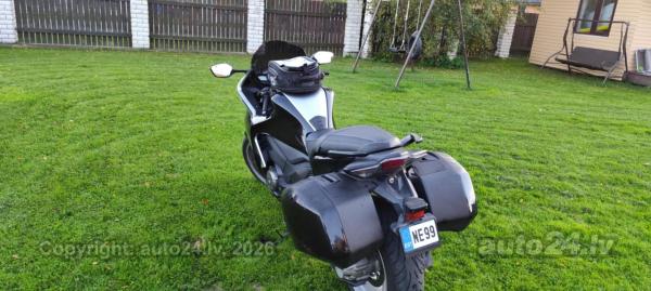Honda VFR 1200 2014 in Tallinn, with an engine capacity of 1.20 L and mileage of 32 thousand km for 7600 €, photo 3 on AUTOMOTO.COM.LV
