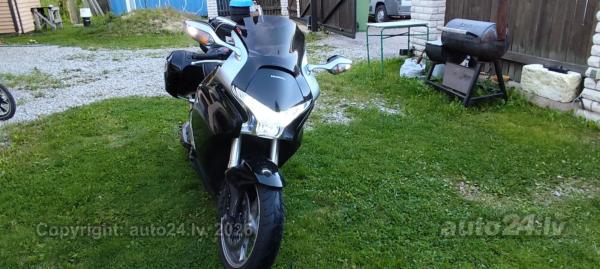 Honda VFR 1200 2014 in Tallinn, with an engine capacity of 1.20 L and mileage of 32 thousand km for 7600 €, photo 6 on AUTOMOTO.COM.LV