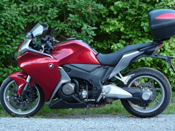 Honda VFR 1200F 2010 in Riga, with an engine capacity of 1.20 L and mileage of 0 thousand km for 6099 €, photo 7 on AUTOMOTO.COM.LV