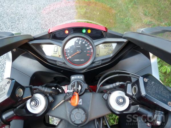 Honda VFR 1200F 2010 Rīga, ar dzinēja tilpumu 1.20 L un nobraukumu 0 tūkst. km par 6099 €, foto 9 vietnē AUTOMOTO.COM.LV