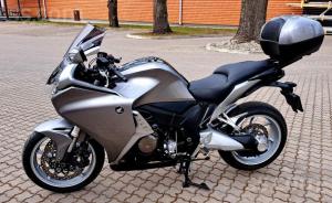 Honda VFR 1200F 2010 Rīga, ar dzinēja tilpumu 1.24 L un nobraukumu 0 tūkst. km par 6480 €, foto 2 vietnē AUTOMOTO.COM.LV